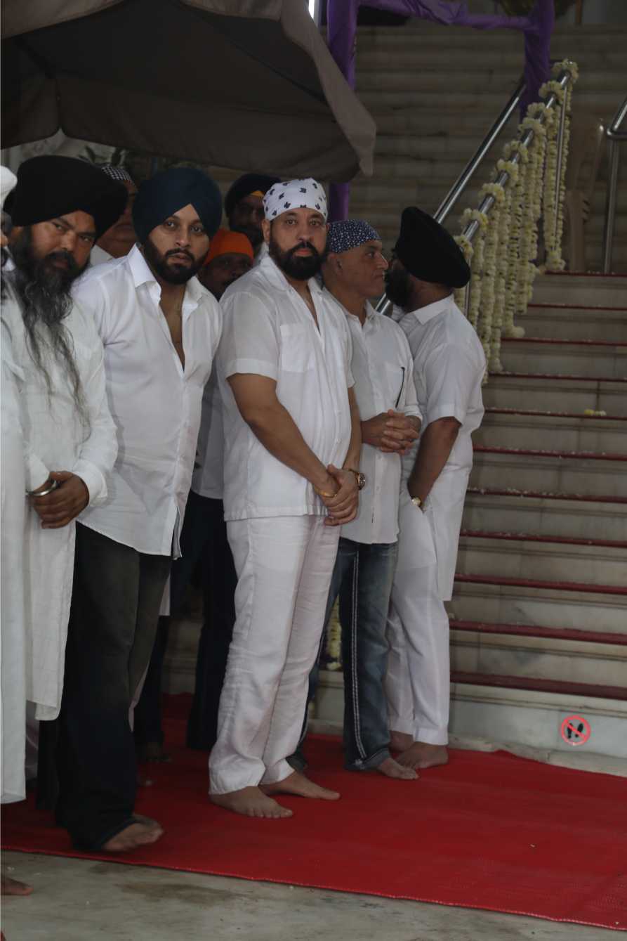 Family & friends gather for Sunder Singh Jolly’s prayer meet - The ...